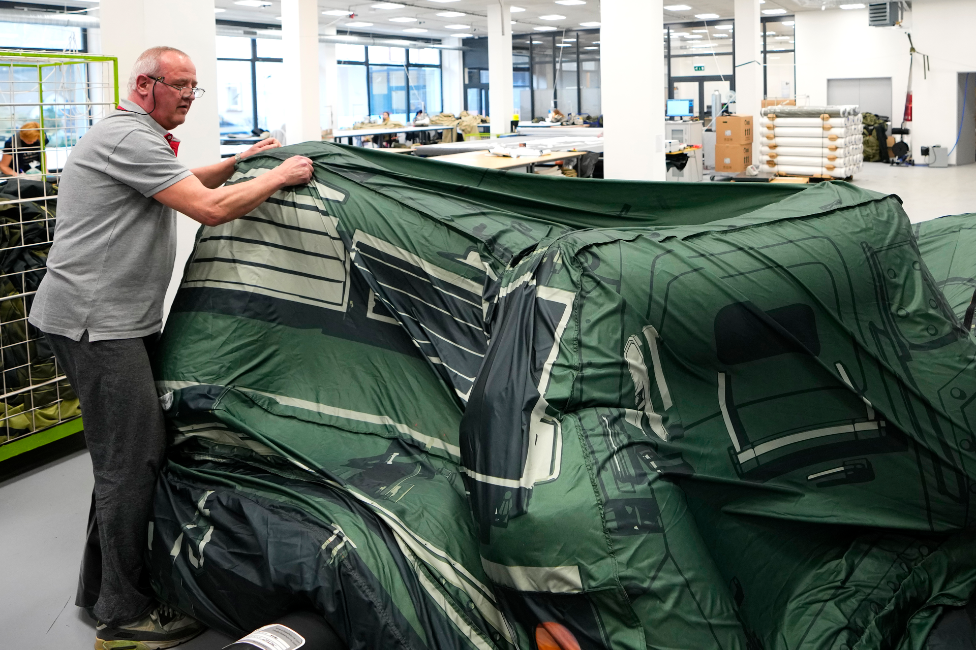 Inflatable Tanks: Inside the Company That Makes Decoy Armaments ...